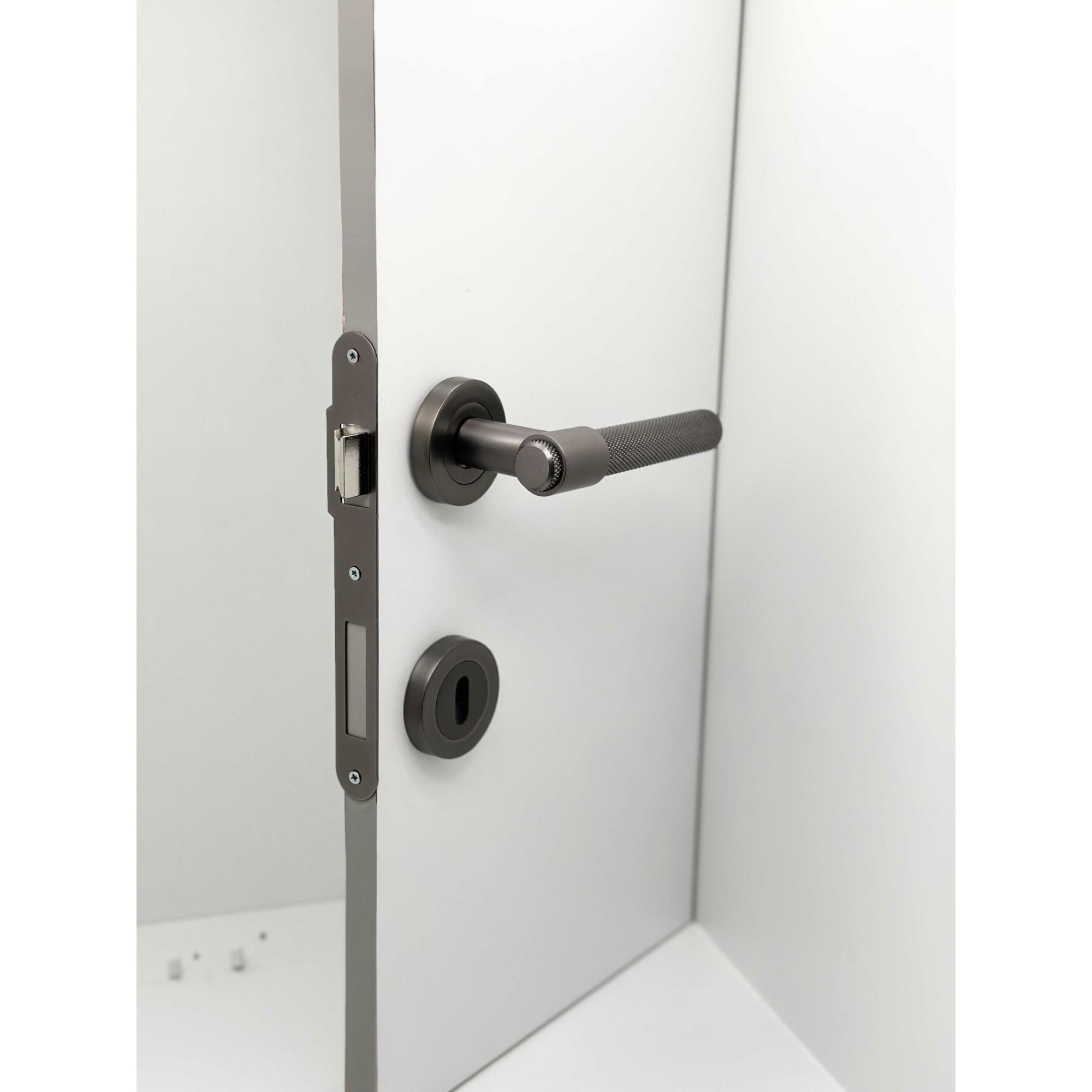 Özen Handles ZK62 Punch Mat Skoç Füme Rozetli Oda Kapı Kolu 1 Takım ...