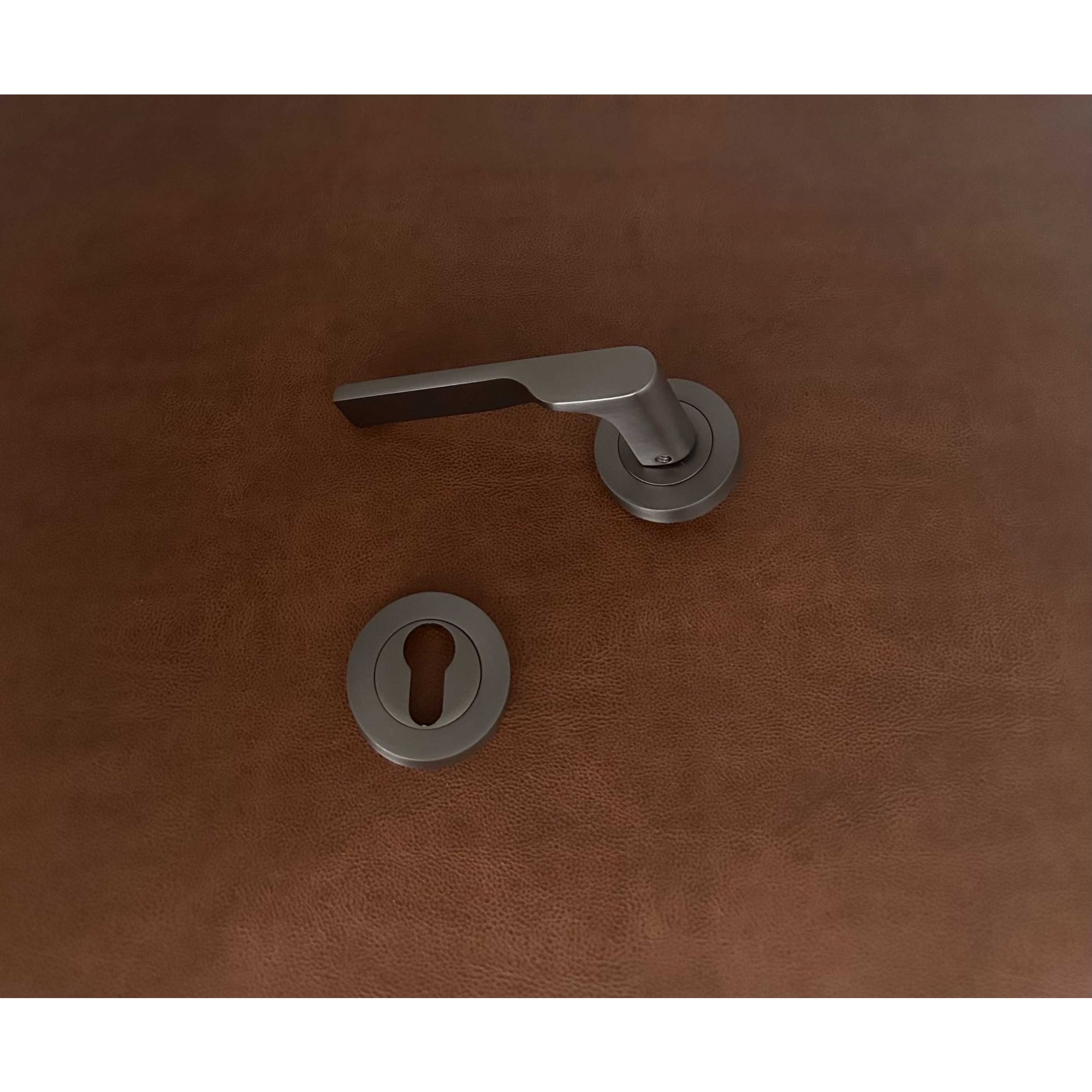 Özen Handles Petra Mat Skoç Füme Rozetli Yale Çelik Kapı Kolu Sol Basar ...