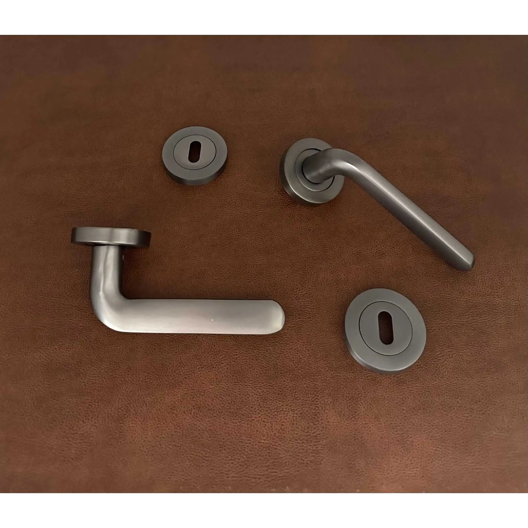 Özen Handles AL48 Mat Skoç Füme Rozetli Oda Kapı Kolu - koldoor.com