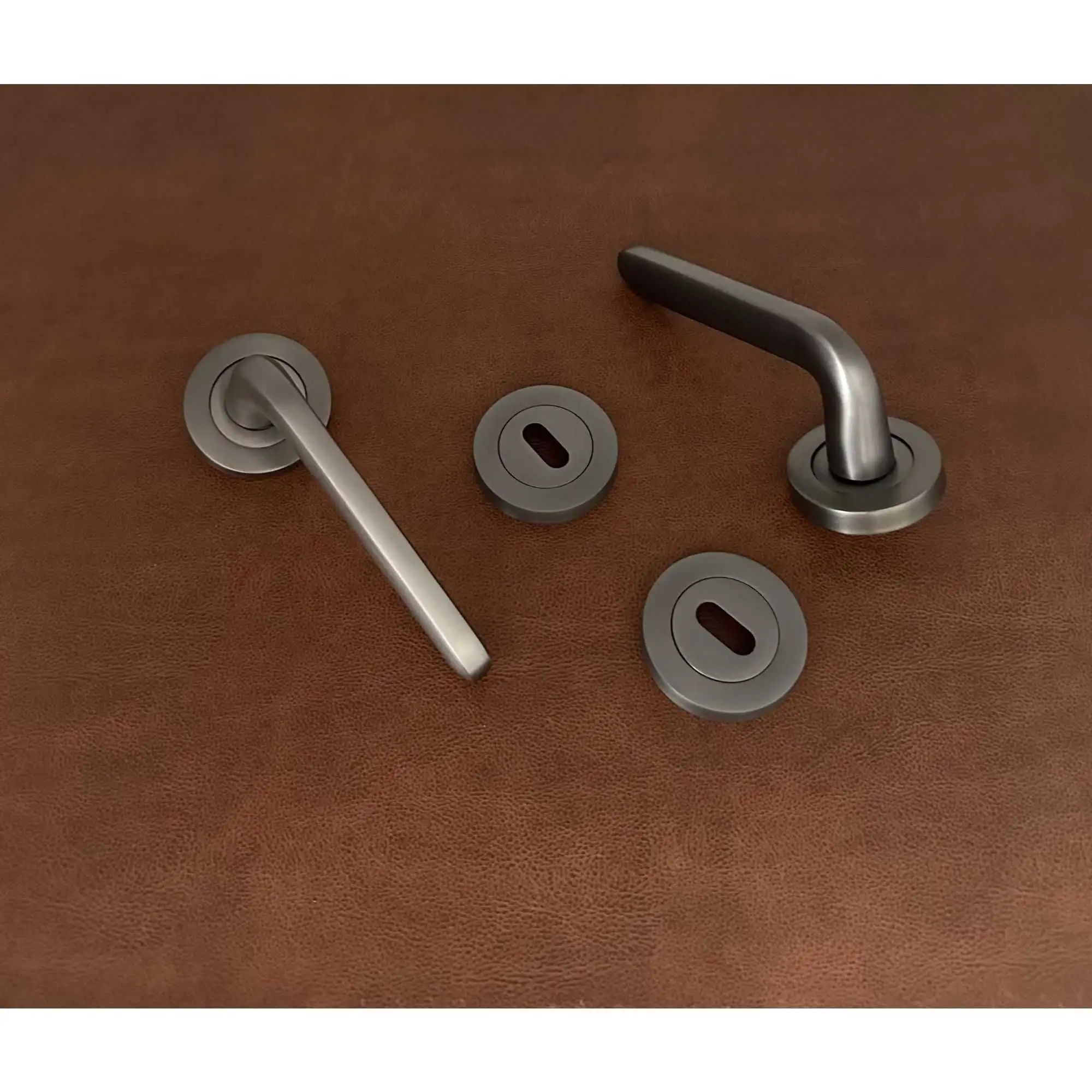Özen Handles AL48 Mat Skoç Füme Rozetli Oda Kapı Kolu - koldoor.com