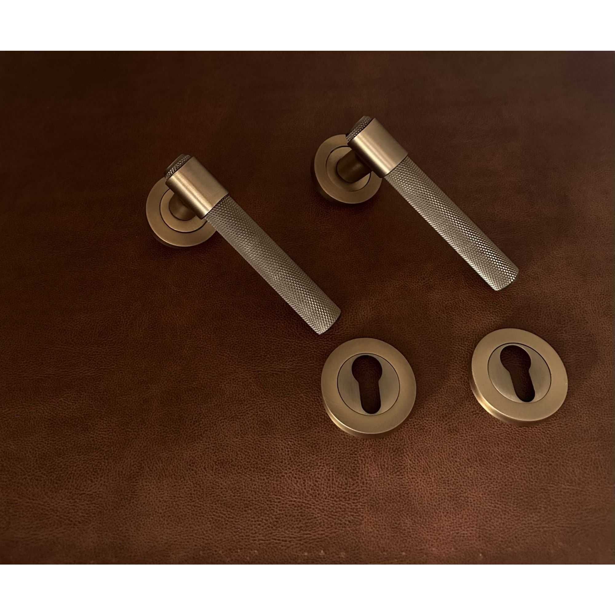 Özen Handles ZK62 Mat Antik Sarı Yale Kapı Kolu | Koldoor - koldoor.com