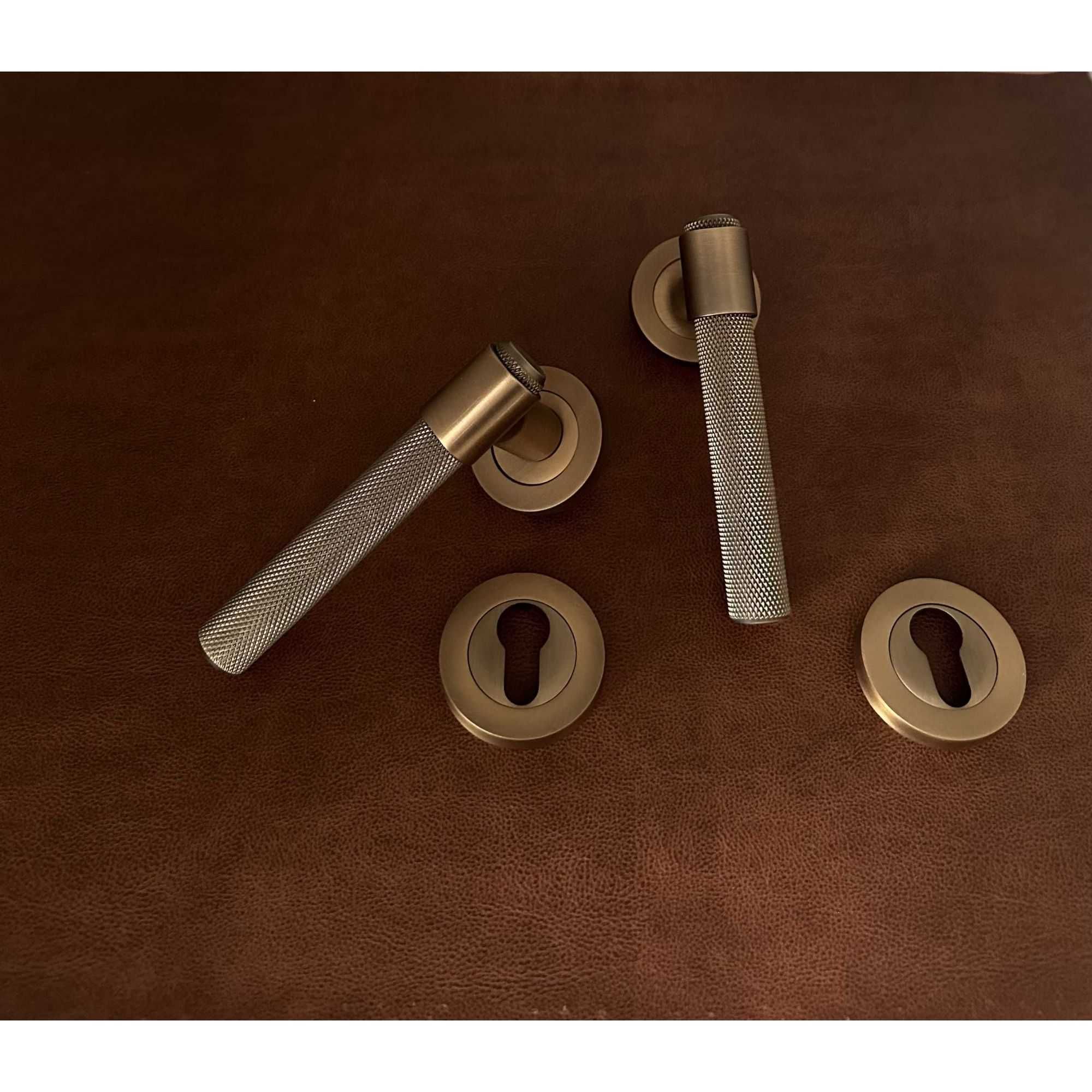 Özen Handles ZK62 Mat Antik Sarı Yale Kapı Kolu | Koldoor - koldoor.com