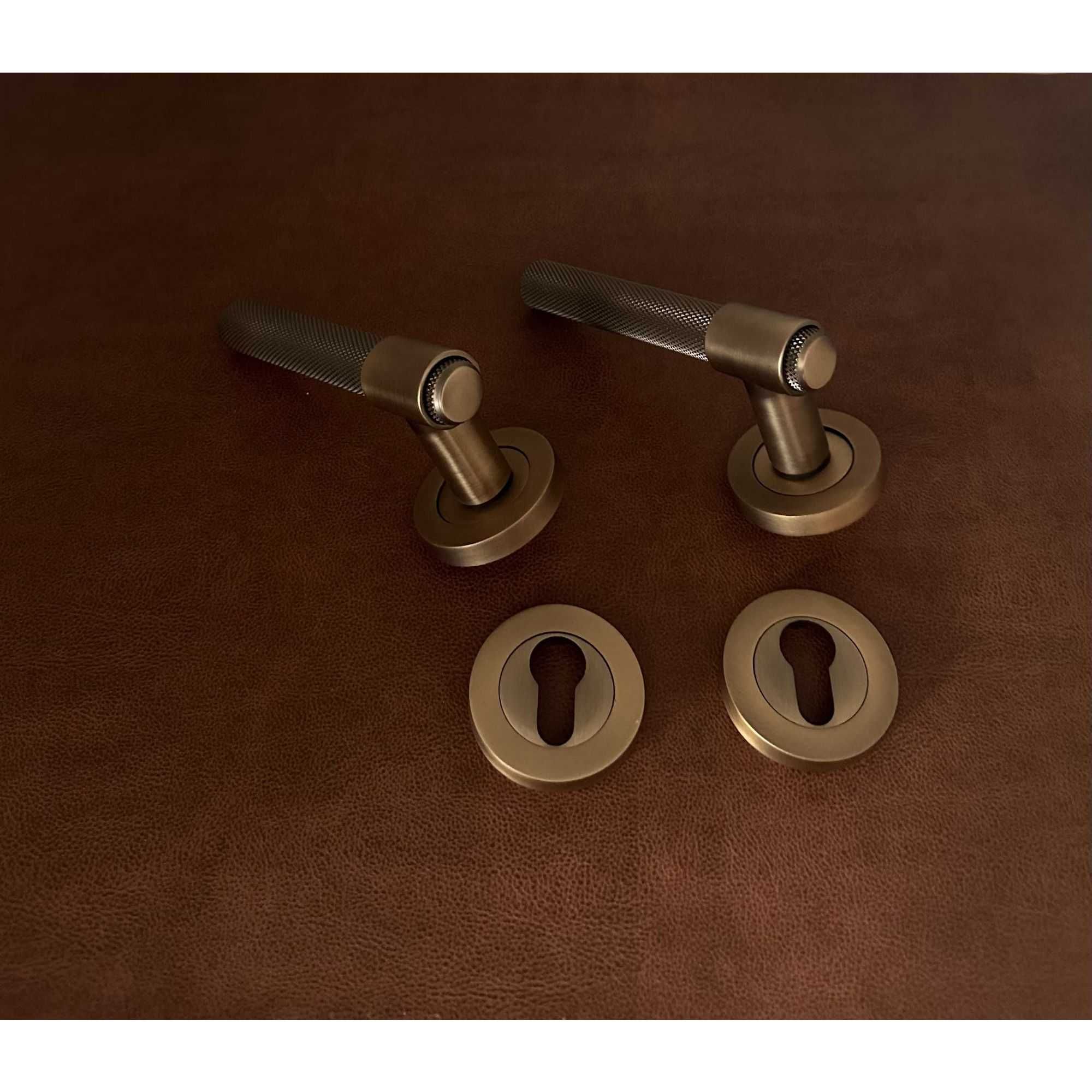 Özen Handles ZK62 Mat Antik Sarı Yale Kapı Kolu | Koldoor - koldoor.com