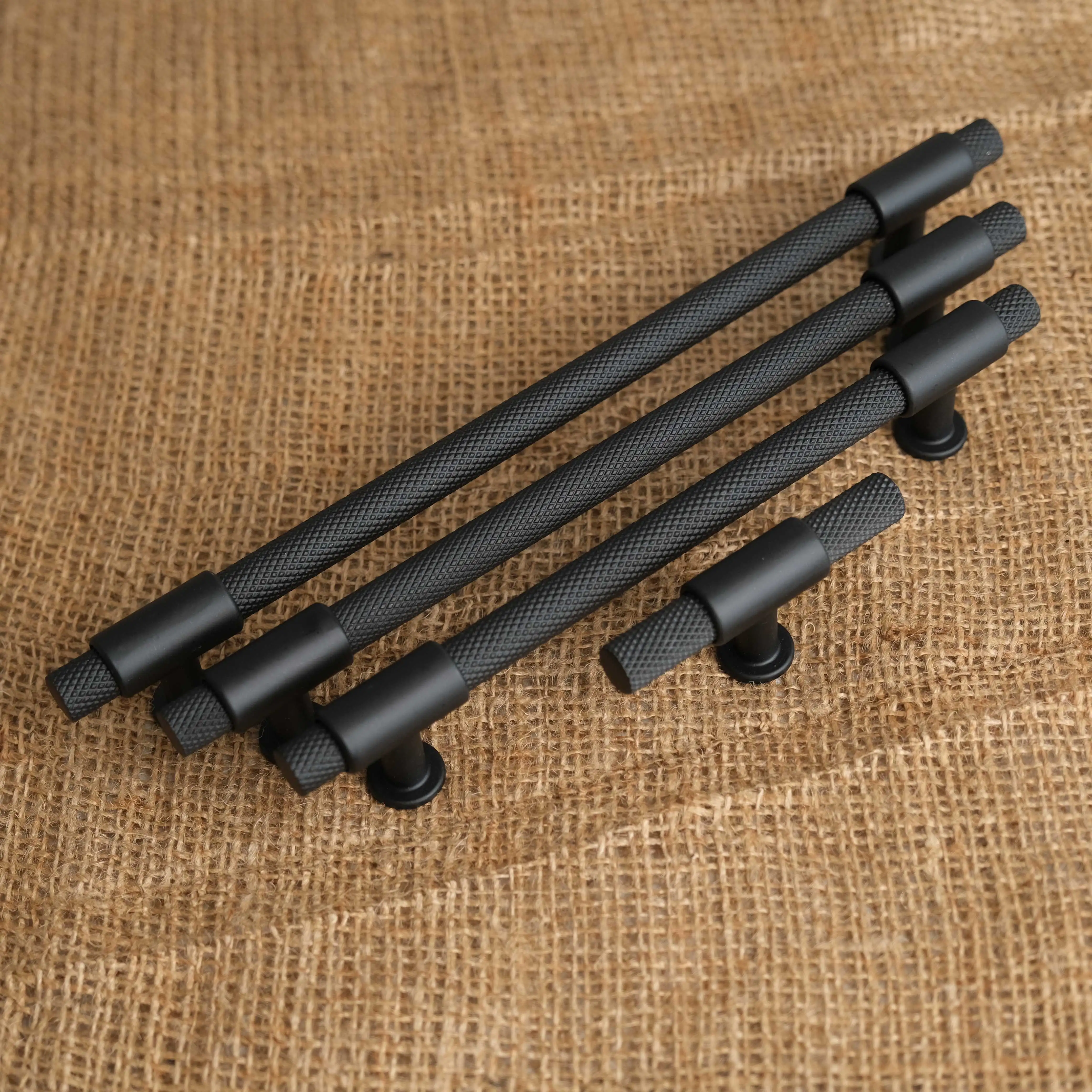 Özen Handles 158 Mat Siyah Mobilya Kulpu 192 Mm | Koldoor - koldoor.com