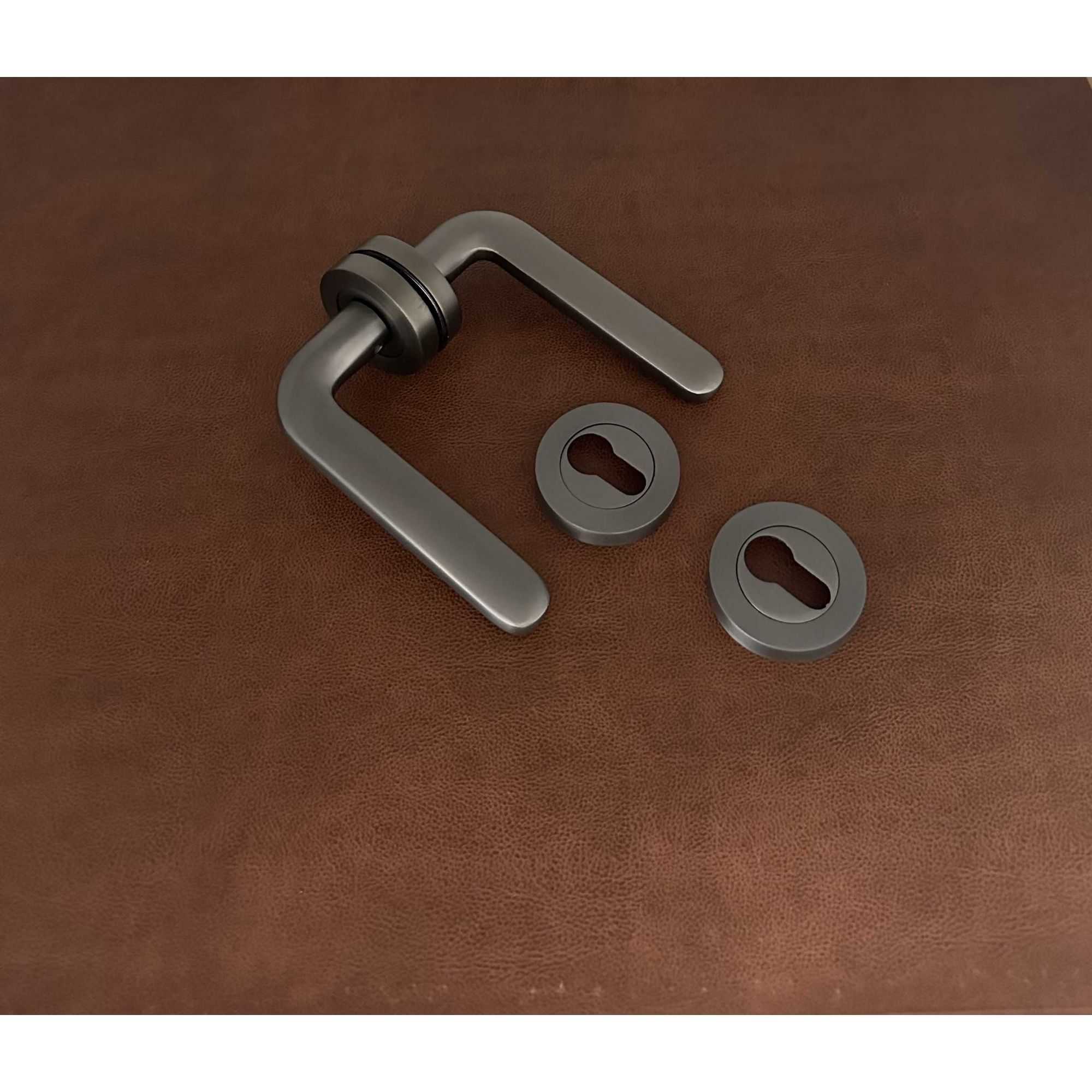 Özen Handles AL48 Araç Mat Skoç Füme Rozetli Yale Çelik Kapı Kolu 1 ...