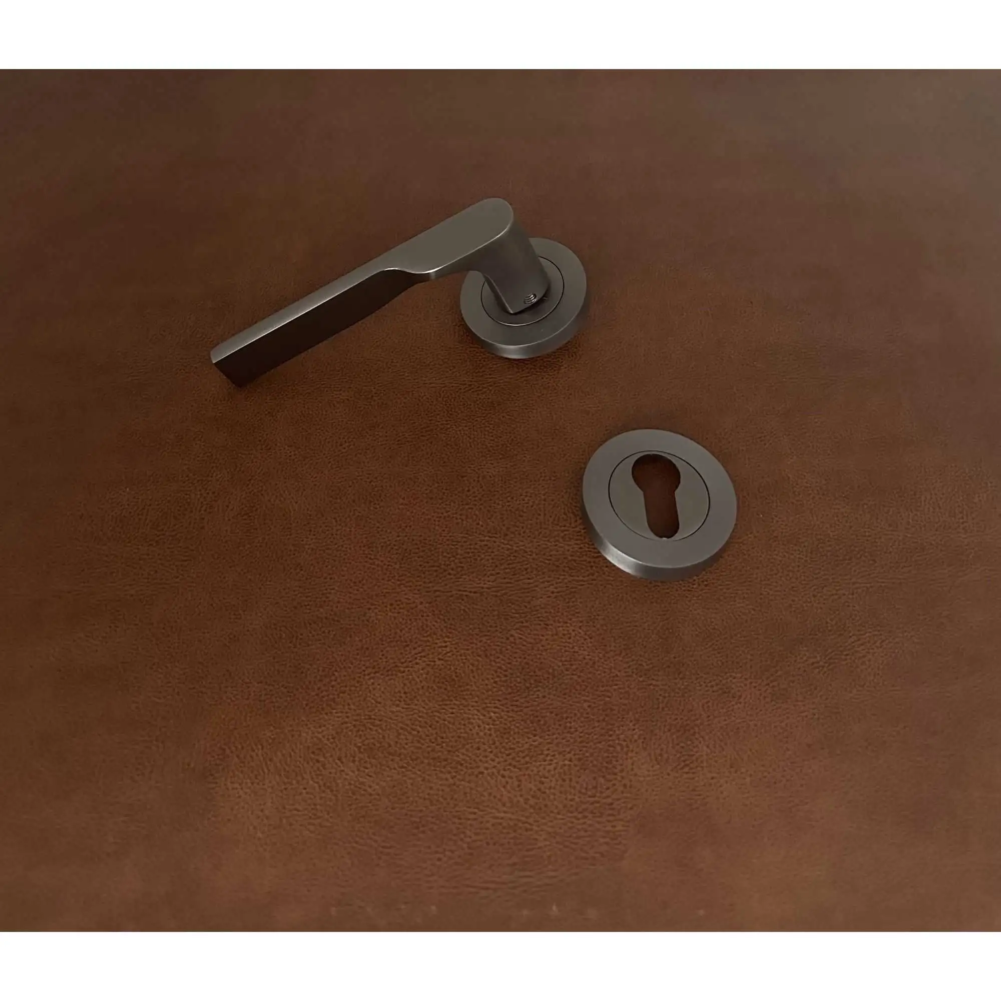 Özen Handles Petra Mat Skoç Füme Yale Kapı Kolu Sol |Koldoor - koldoor.com