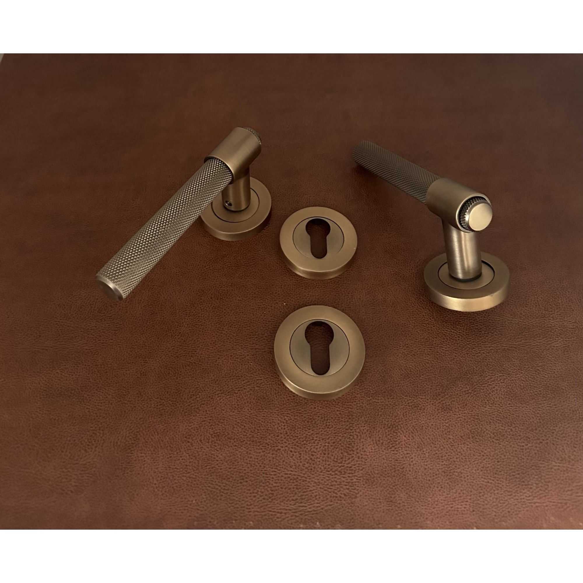 Özen Handles ZK62 Mat Antik Sarı Yale Kapı Kolu | Koldoor - koldoor.com