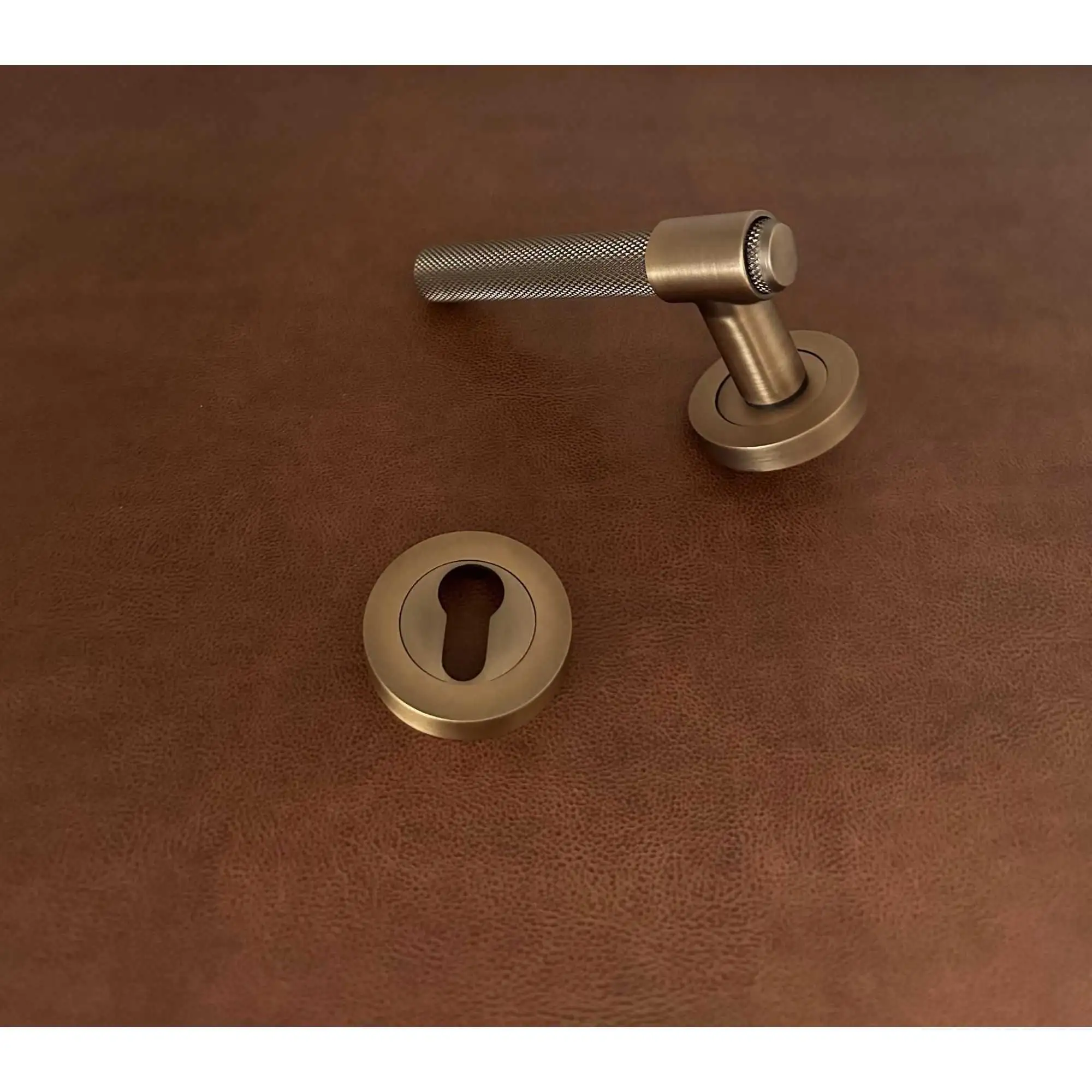 Özen Handles ZK62 Mat Antik Sarı Yale Kapı Kolu Sol |Koldoor - koldoor.com